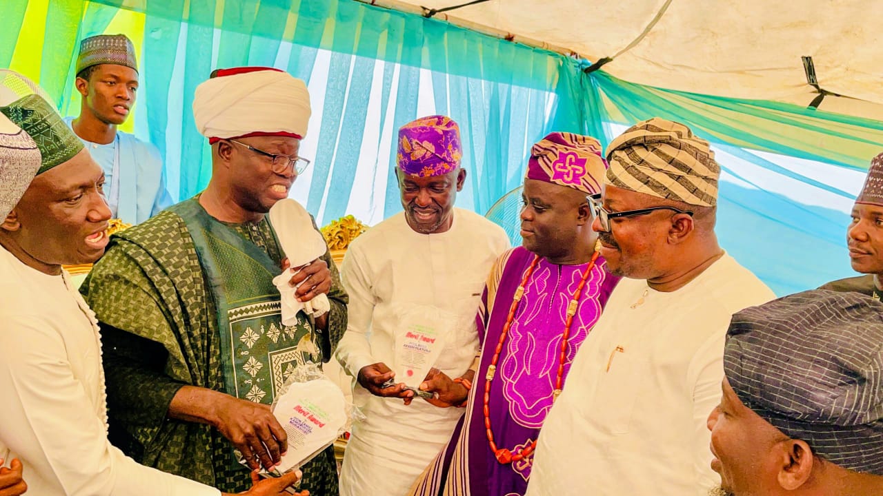 Oluyole LG chairman, Olatunji bags Grassroots Dev Award for Inclusive ...